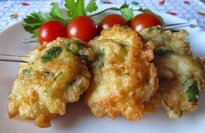 Pataniscas de bacalhau com salsa - Receitas Para Todos os Gostos